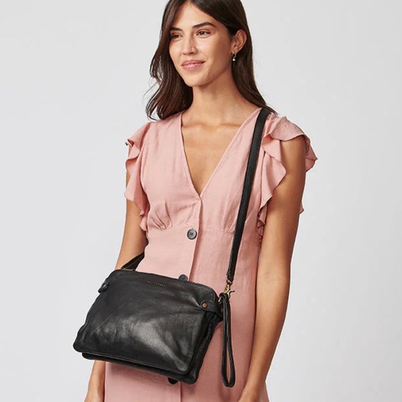 Wanderers Travel Co | Bags | Wanderers Travel Co Genuine Leather ...